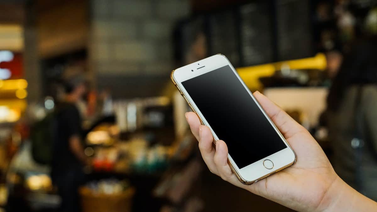 How Long Can A Smartphone Last? (With 6 Real Examples) - Valorvortech