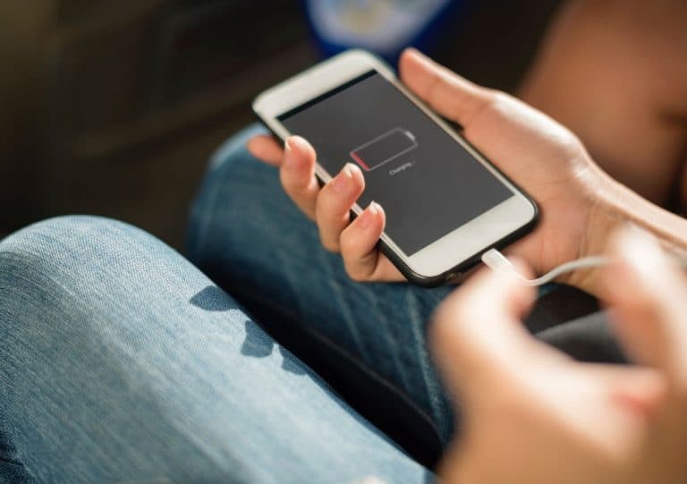 How Long Can A Smartphone Last? (With 6 Real Examples) - Valorvortech